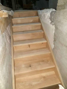 Half turn stair design for irregular stairwell | WOOD DESIGNER